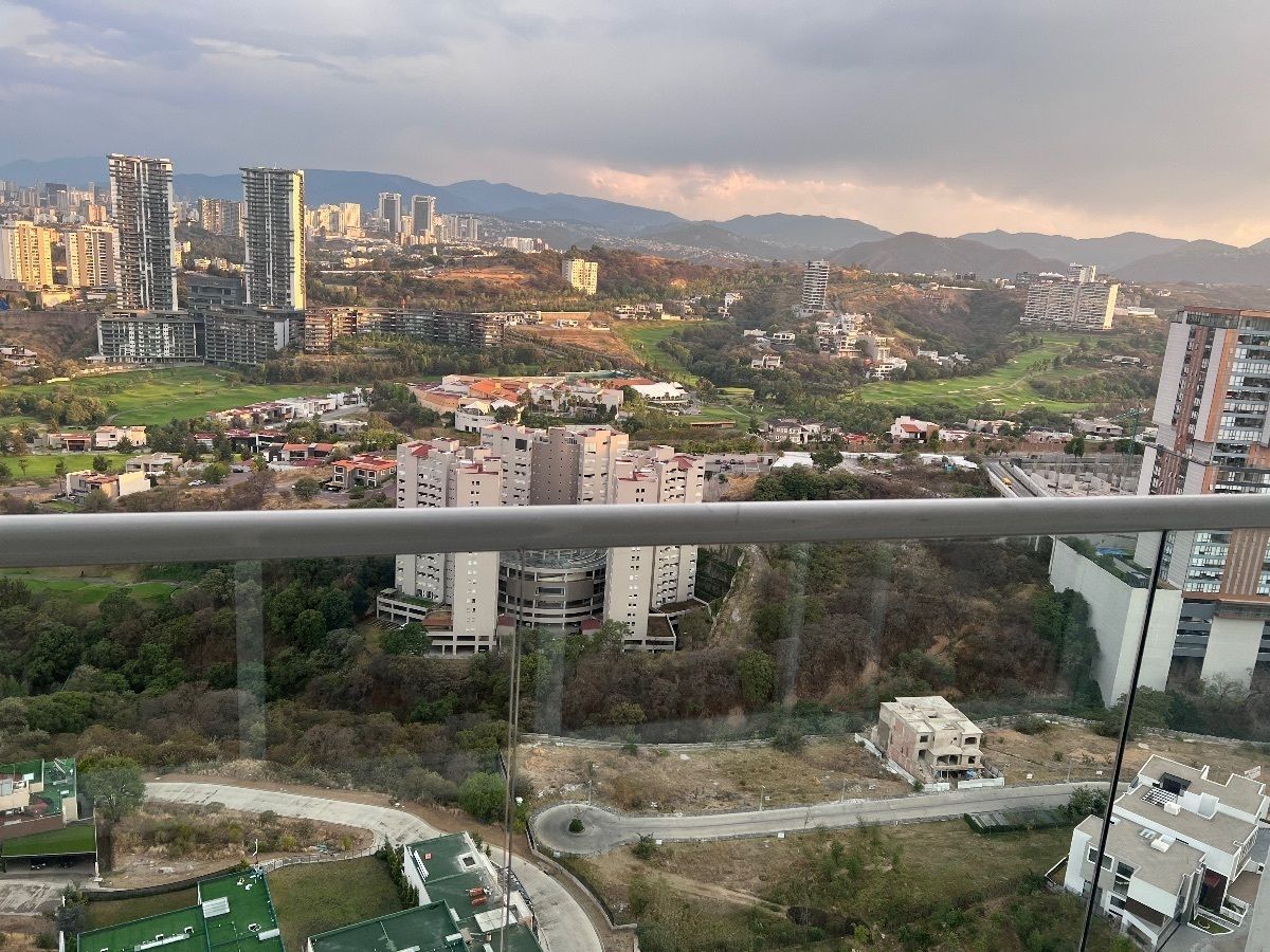 Se renta departamento en Towers Bosque Real | EasyBroker