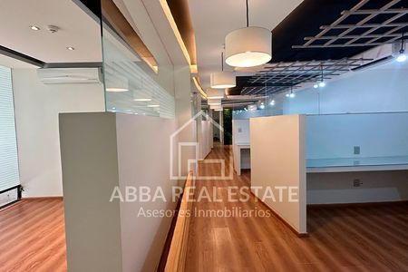 Oficina en renta Plaza Antigua, Zona Esmeralda | EasyBroker