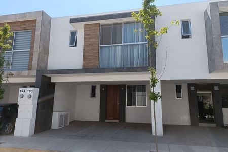 SE VENDE CASA EN VIÑA REAL PARMA PLUS | EasyBroker