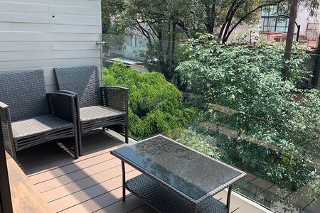 Amueblado Polanco techos altos con balcón y roof garden | EasyBroker