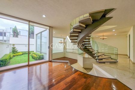 Hermosa y moderna casa, en calle cerrada | EasyBroker