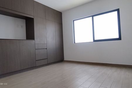Casa en Venta con Recámara en PB , Grand Juriquilla | EasyBroker