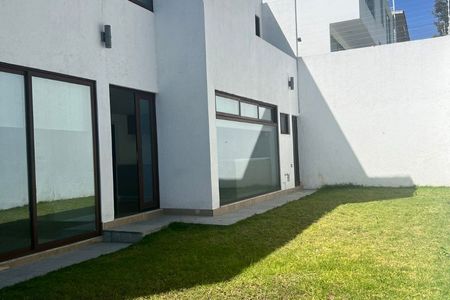 Casa renta Residencial Chiluca Zona Esmeralda | EasyBroker