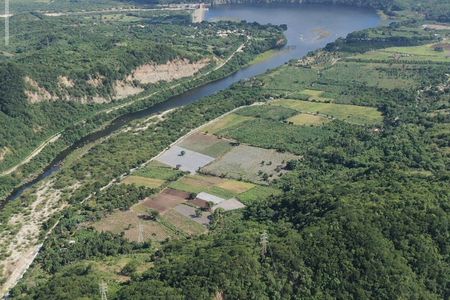 FINCA CON VISTA A LA PRESA DE VALDESIA | EasyBroker