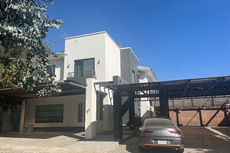 Renta casa en Condominio la Fresna, coto exclusivo | EasyBroker