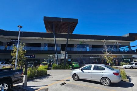 LOCAL COMERCIAL EN RENTA PLAZA EPIC EN ZAKIA, QUERETARO | EasyBroker