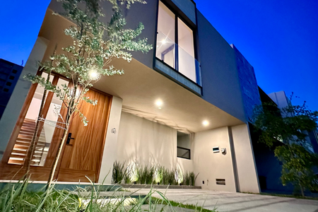 "Asombrosa Casa en Punto Sur Este PREVENTA, te vas a sorprender"