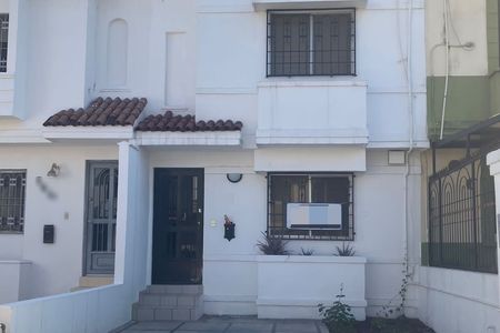 CASA EN VENTA EN COLONIAL CUMBRES - ZONA PTE MTY | EasyAviso