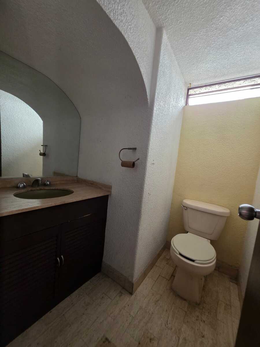 CASA EN RENTA EN BOSQUES RE | Pincali