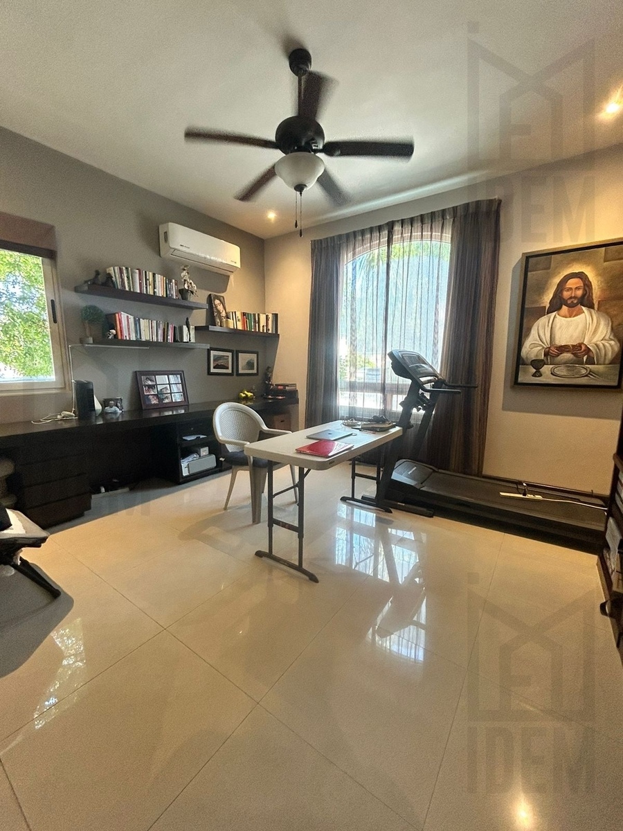 Casa en Venta en Carretera Nacional, El Uro. | Pincali