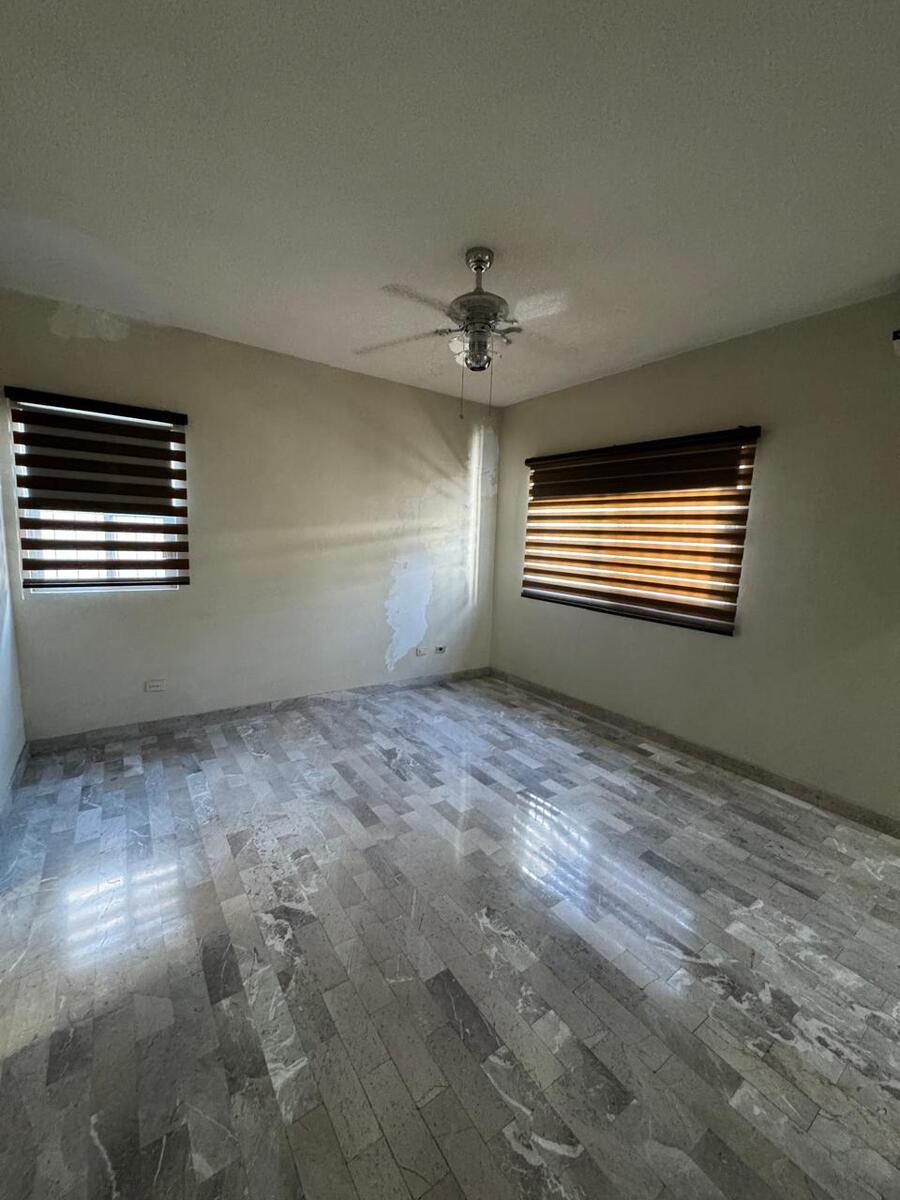 CASA EN VENTA EN CUMBRES PRIMER SECTOR | Pincali