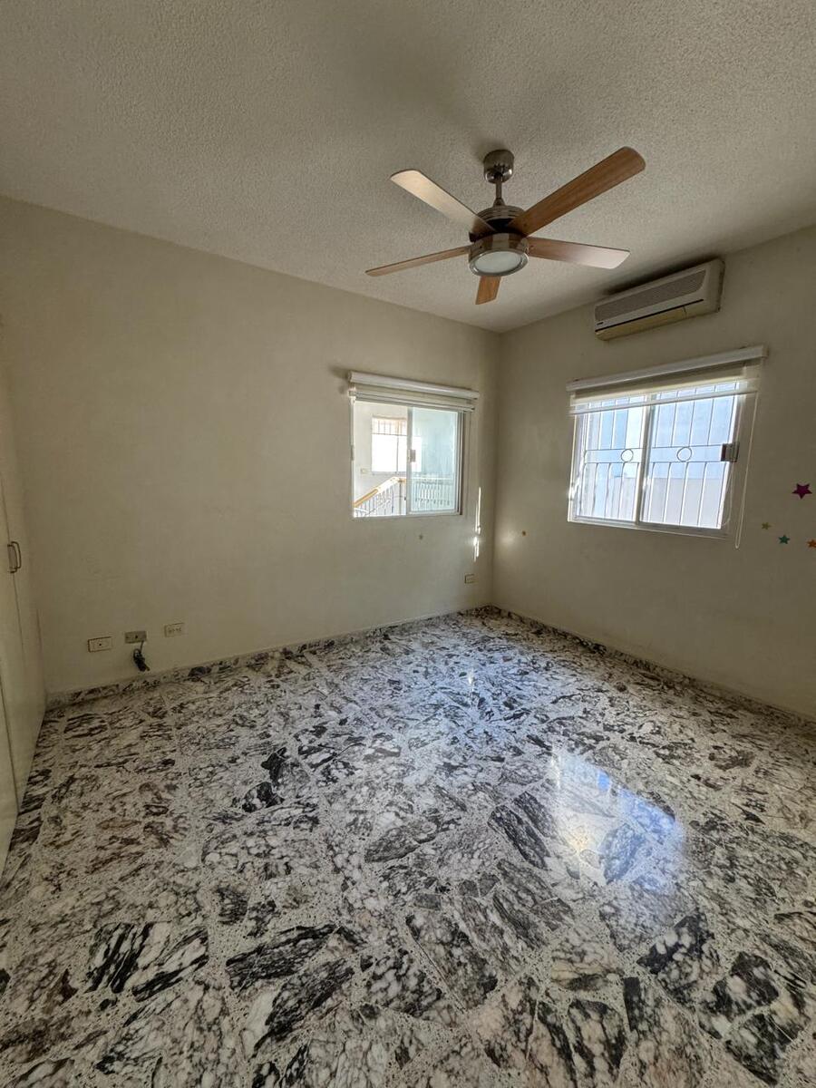 CASA EN VENTA EN CUMBRES PRIMER SECTOR | Pincali