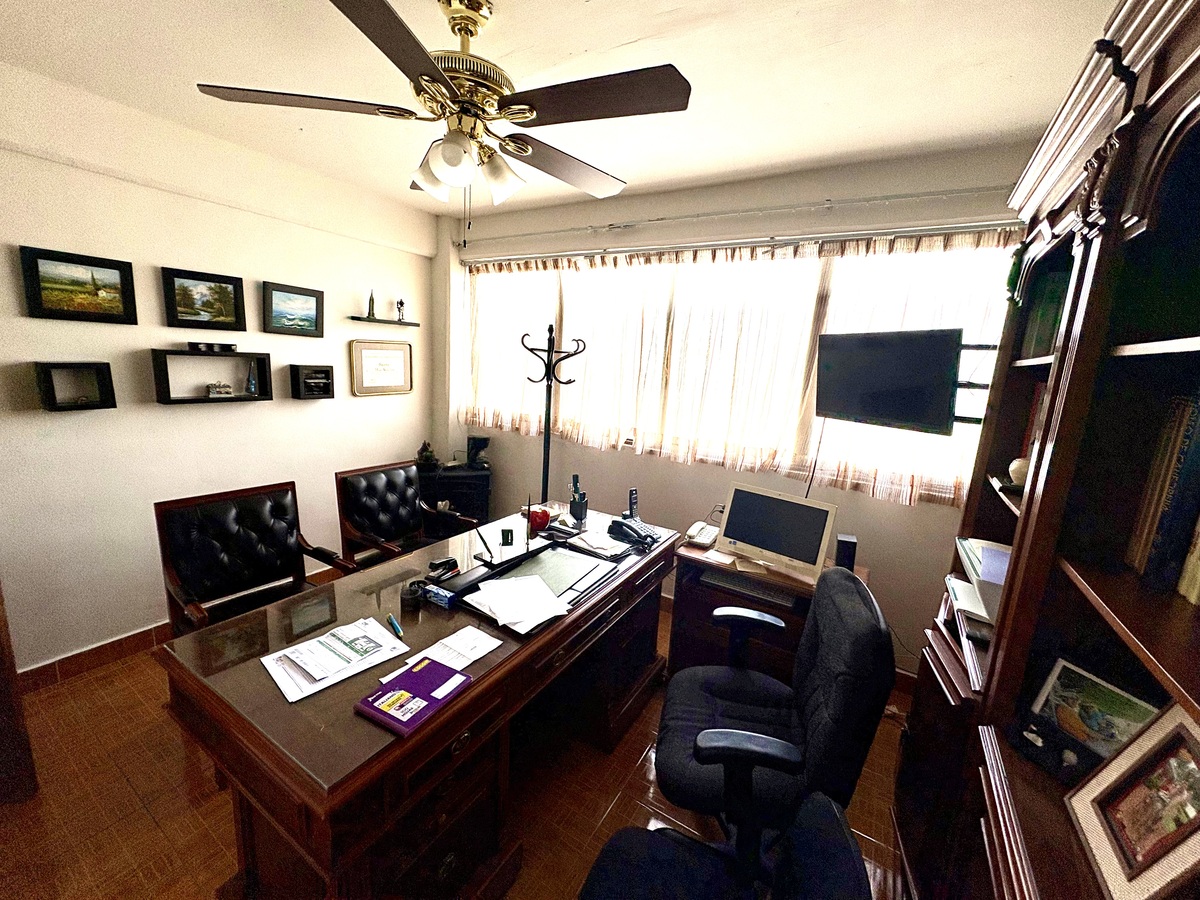 Edificio con uso de suelo en Moctezuma | Pincali