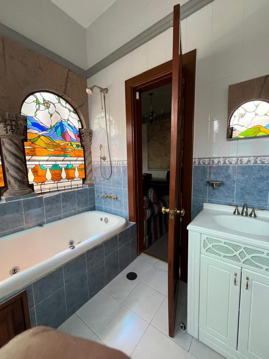 CASA CON USO DE SUELO EN RENTA - ROMA SUR | Pincali