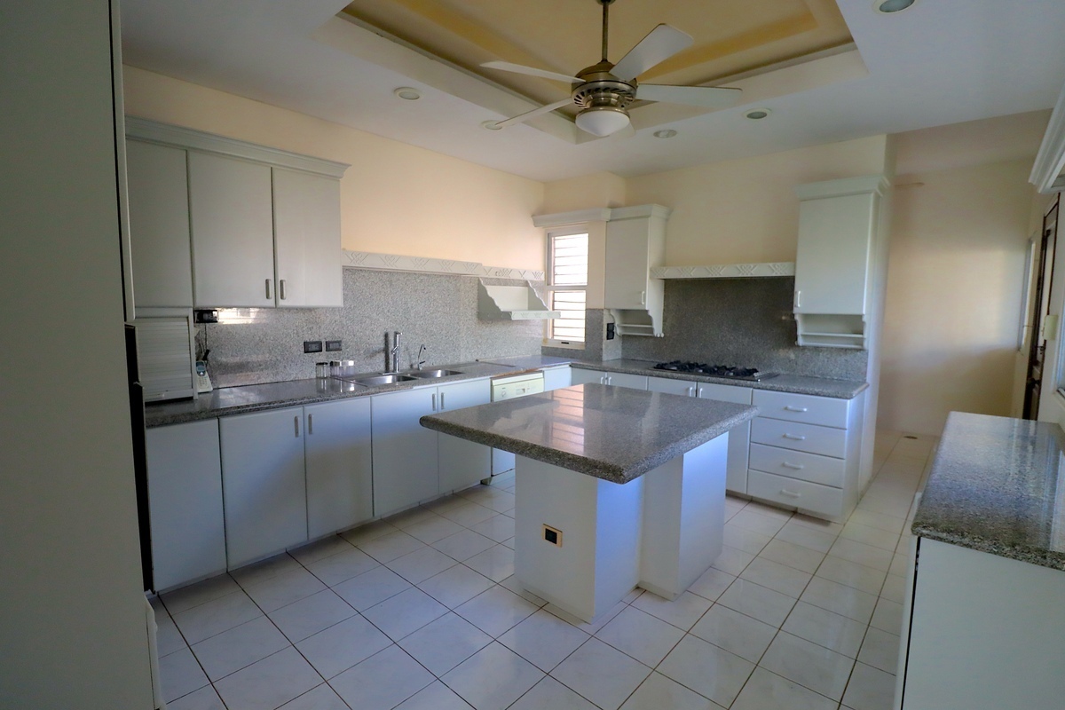 CASA EN VENTA | VISTA ALEGRE, MÉRIDA | 4 RECÁMARAS | ALBERCA Y JARDÍN ...