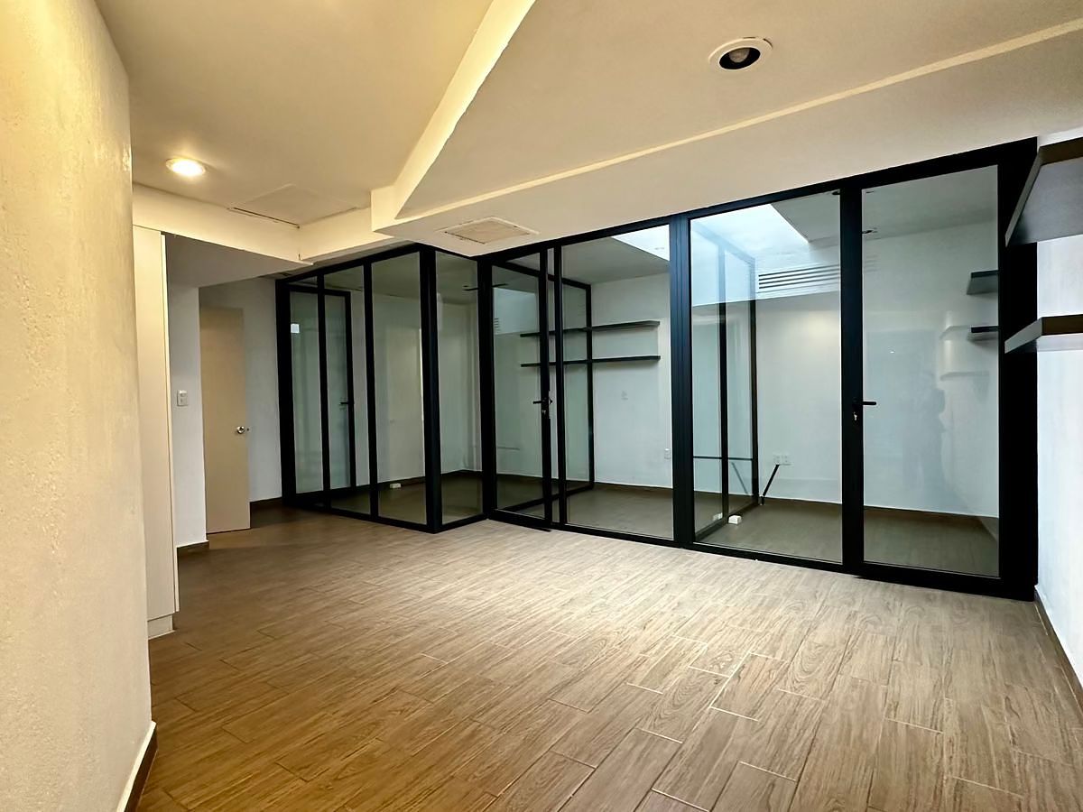 LOMAS DE CHAPULTEPEC JUNTO AL DORITO OFICINA EN VENTA | Pincali