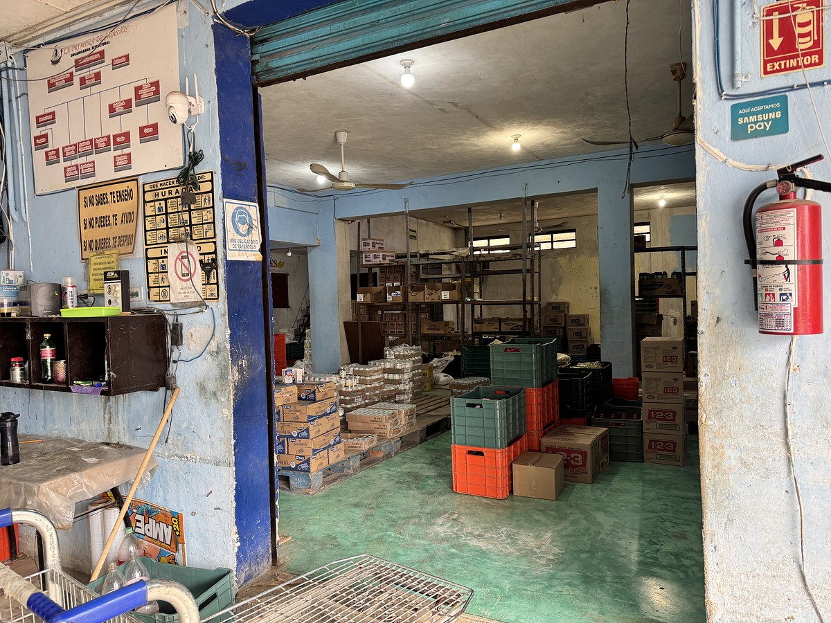En renta Bodega Comercial de 390 M2 con paneles solares en Mérida ...