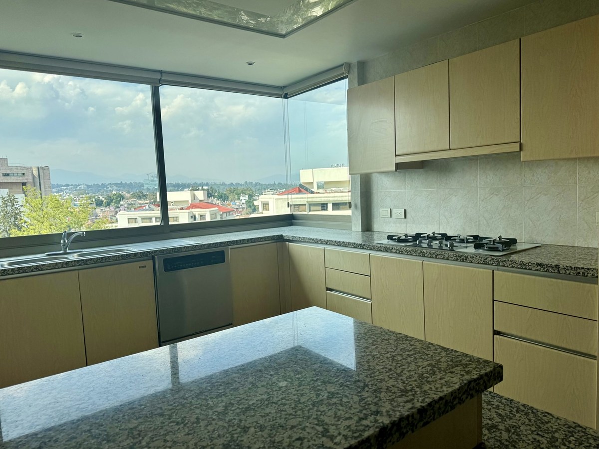 Renta Excelente Departamento Lomas de Chapultepec | Pincali