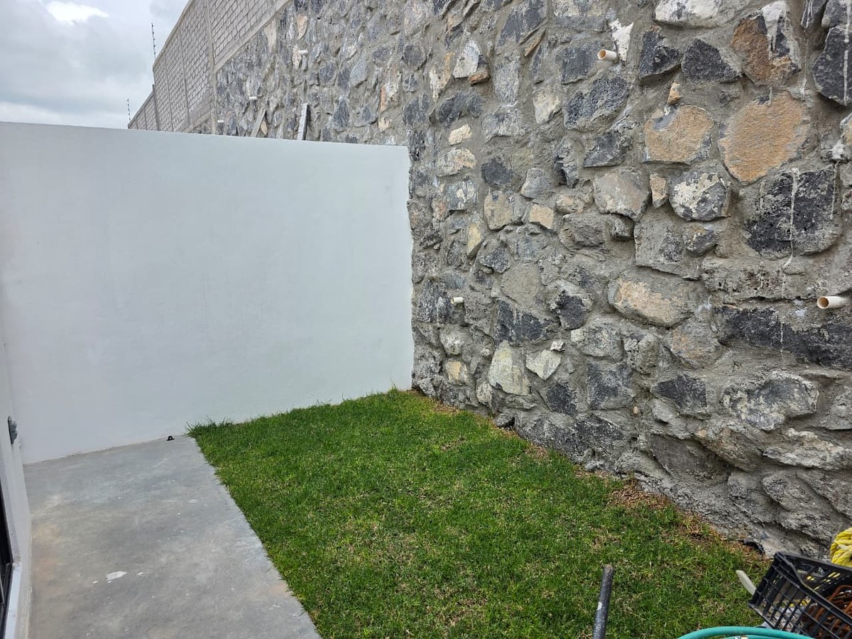 HOUSE FOR SALE IN CAPITAL SUR – MODERN DESIGN, DOUBLE HEIGHT AND ...