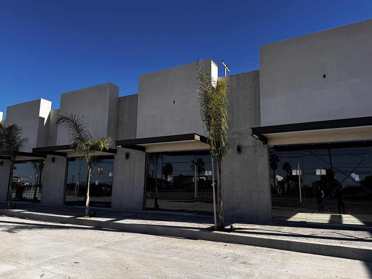 COMMERCIAL SPACES FOR RENT, NEW PLAZA IN ROSARITO, POPOTLA PLAZA | Pincali