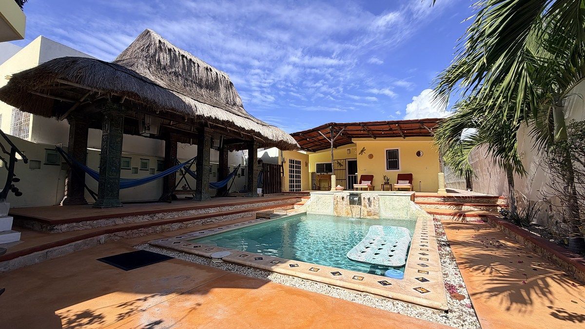 HOUSE FOR SALE IN 3RD ROW IN CHUBURNÁ PTO, FULLY FURNISHED AND EQUIPPED ...