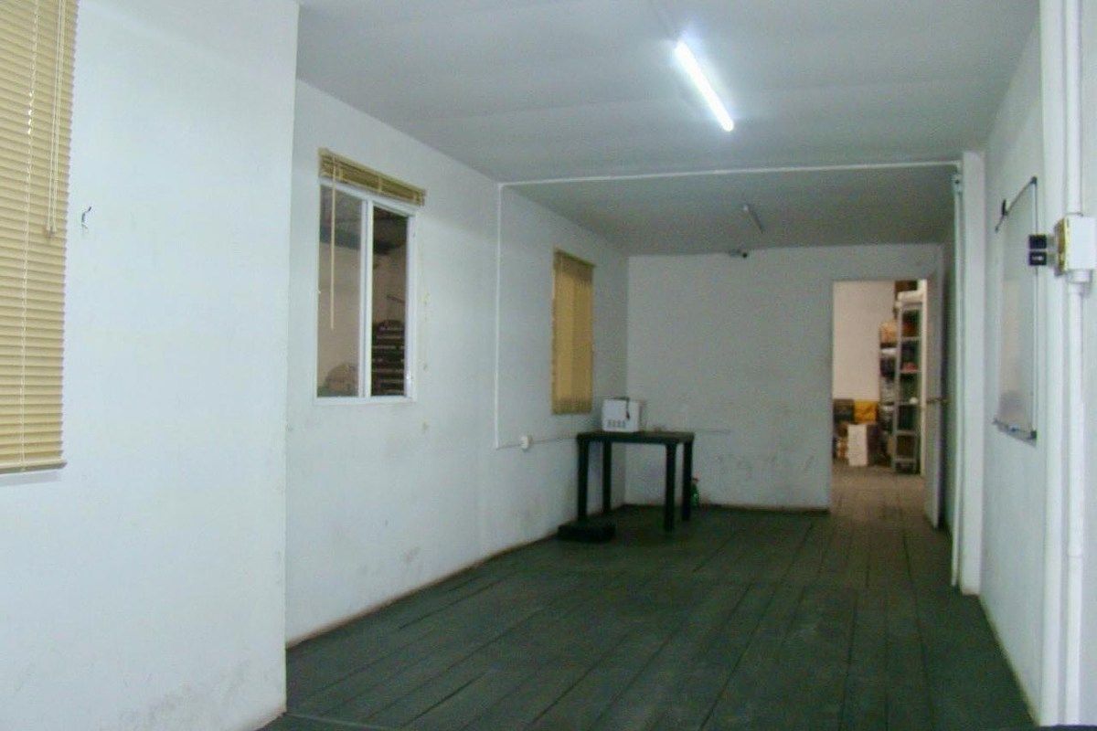 Estupenda bodega en renta, 221 M2, mezzanine, muy cerca de Federalismo ...