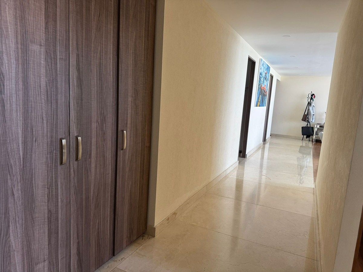 RENTA PENTHOUSE EN ORUN PALACE EN BOSQUE REAL | Pincali