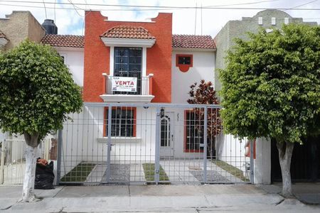 Casa en Fraccionamiento el Condado Plus | EasyBroker