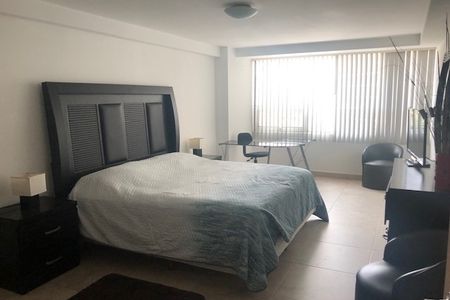 RENTA DE AMPLIA HABITACIÓN EN SKY VIEW POLANCO | EasyBroker