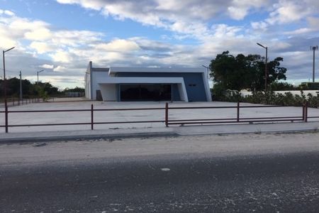 Se Renta Local Comercial con Parqueo Privado | EasyBroker